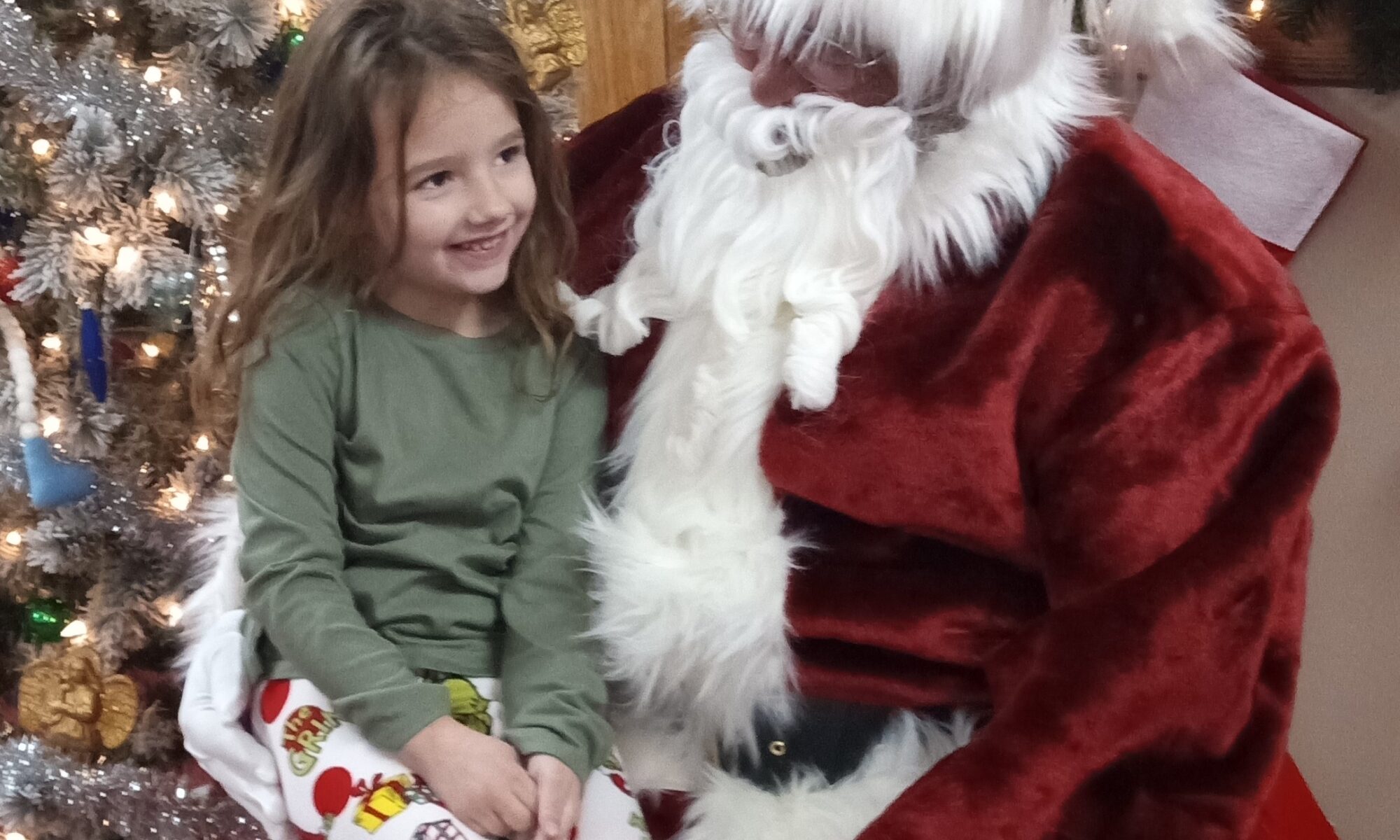 Santa checks on Paw Paw Christmas lists - Morgan Messenger