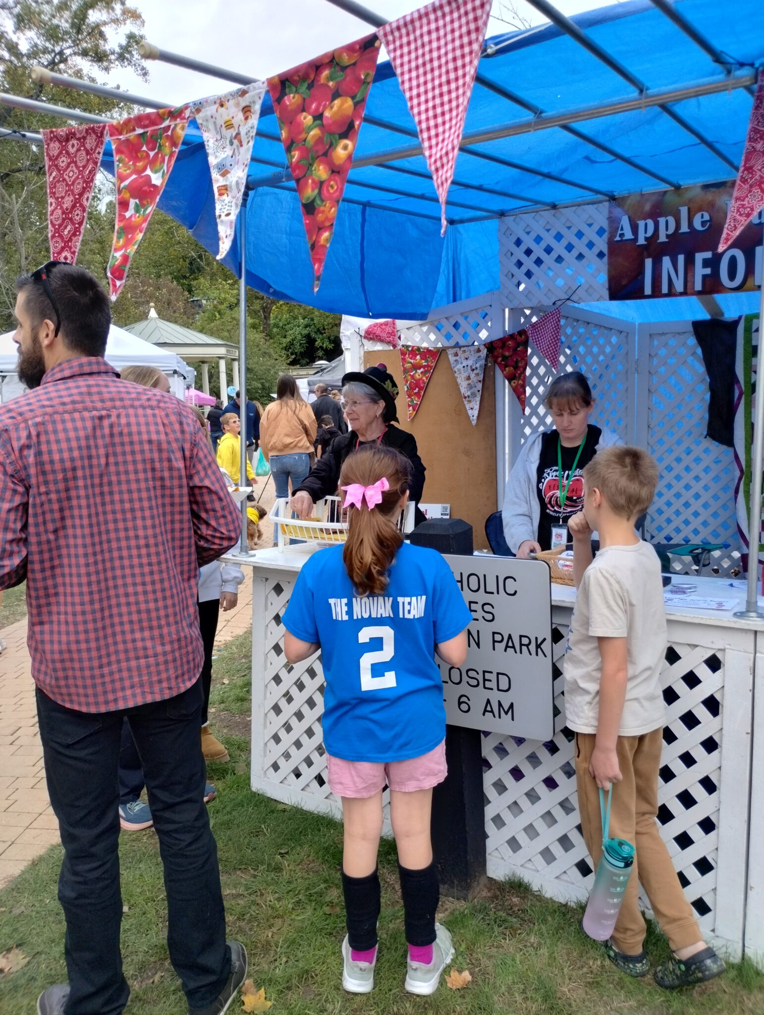 Weather favors 50th Apple Butter Festival and crowds look for treats ...