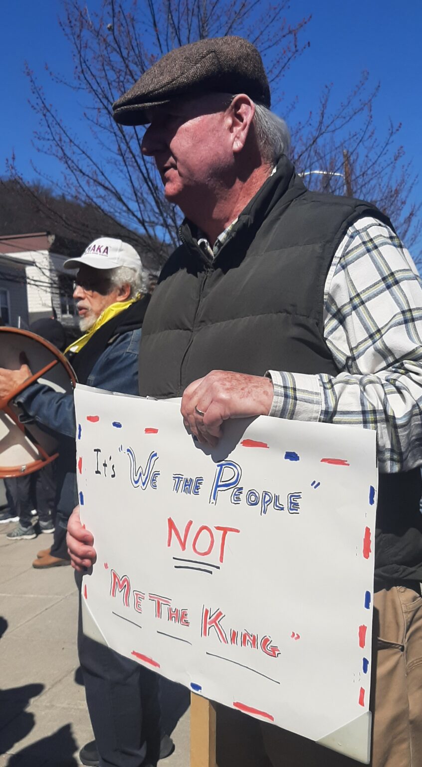 Hundreds join local No Kings rally - Morgan Messenger